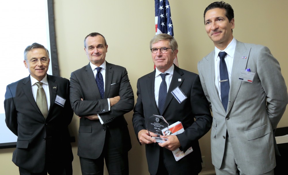 Crystal Peach Awards Luncheon Underscores Close French-U.S. Ties ...