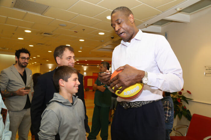 Hawks Great Mutombo Seeks Israeli Partnership With Congo Hospital ...