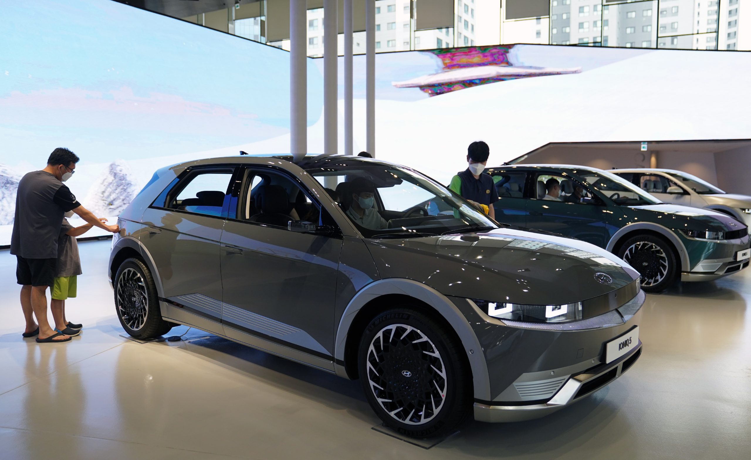 Hyundai Announces First Electric Vehicle to Be Made at Meta Plant Near ...